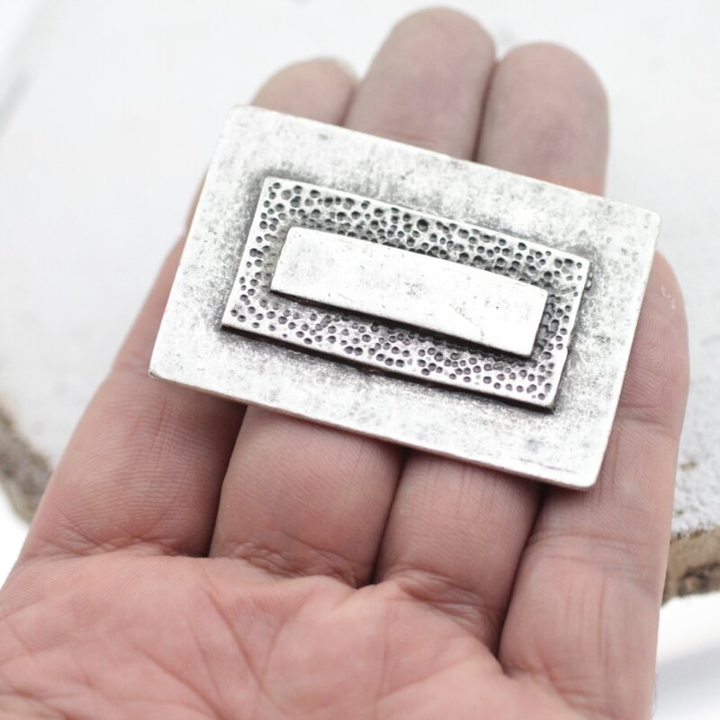 Square Brooch,6x4 cm, 11,79